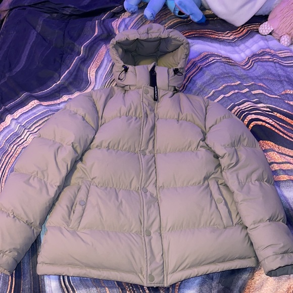 Aritzia | Jackets & Coats | The Super Puff Original | Poshmark